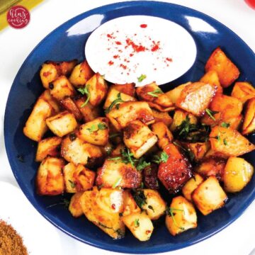 Crispy Honey Garlic Roasted Potatoes (Easy Oven Recipe)